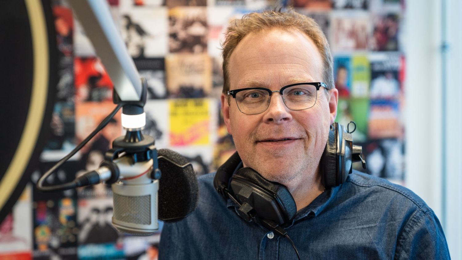 Tidernas Största Hits med Hasse Strandberg - Senaste Episoder - Lyssna ...